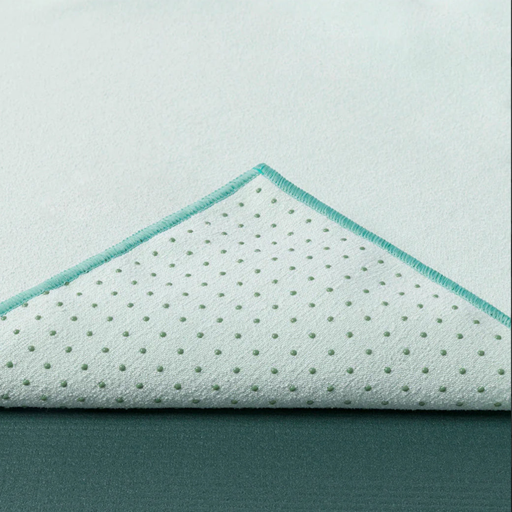 Yogitoes® Hot Yoga Mat Towel V.2.5 - Chloro – Manduka Thailand