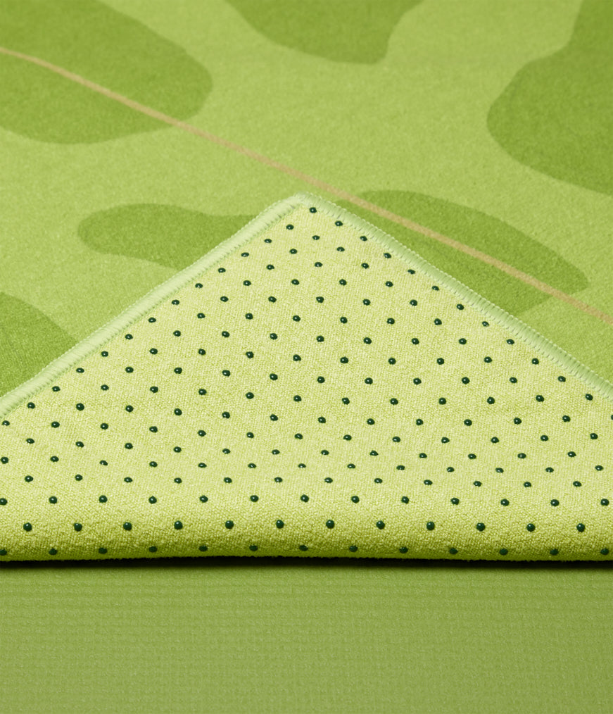 Yogitoes® Hot Yoga Mat Towel V.2.5 - Forrest GL – Manduka Thailand